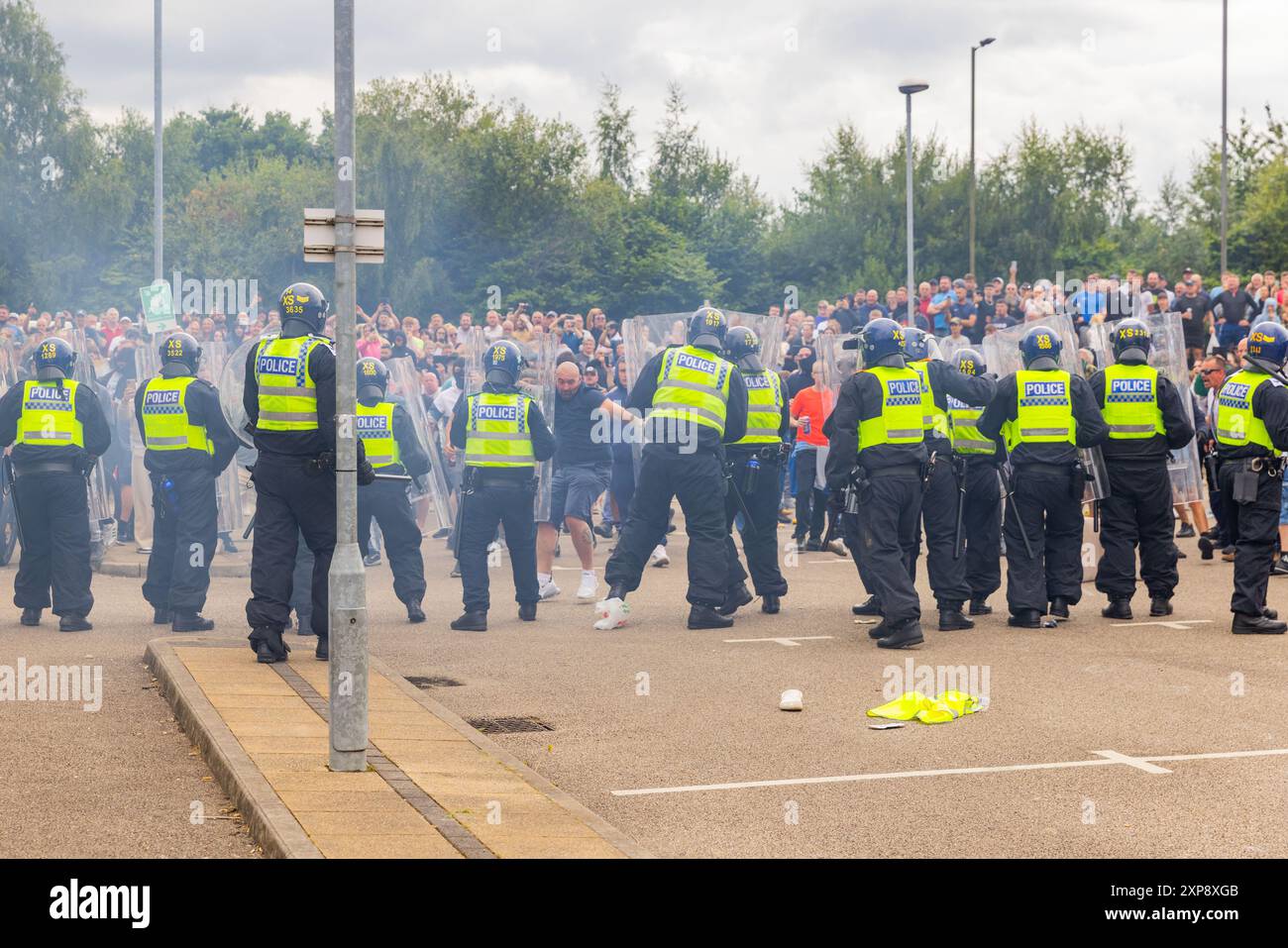 Right several objects hi-res stock photography and images - Alamy