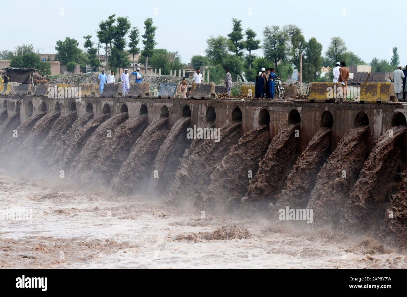 Peshawar, Peshawar, Pakistan. 4th Aug, 2024. Flash Floods Devastate in ...