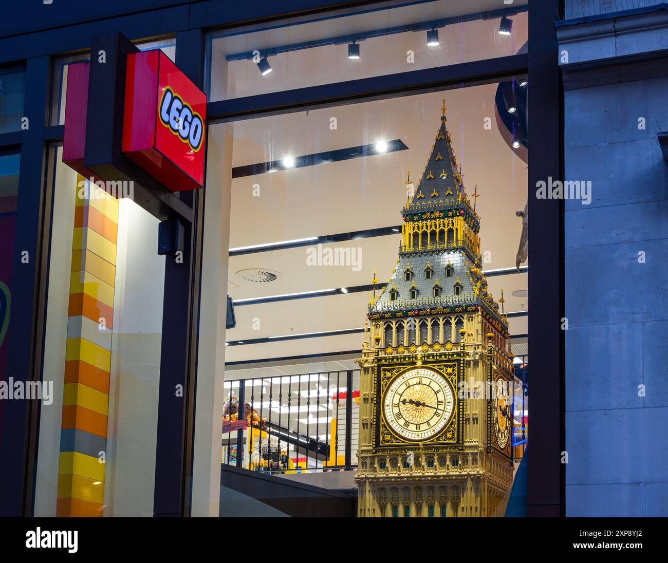 Big ben interior hi-res stock photography and images - Alamy