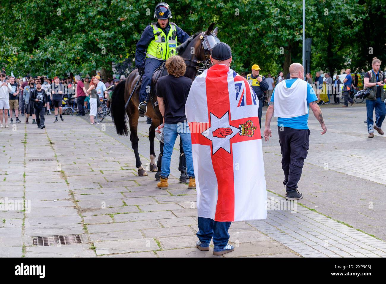 Bristol Riot - Police officers on horses are confronted by Far-right ...