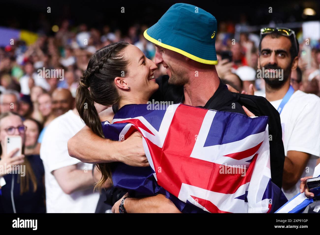 Paris, France, 4 August, 2024. Nicola Olyslagers of Australia kisses ...