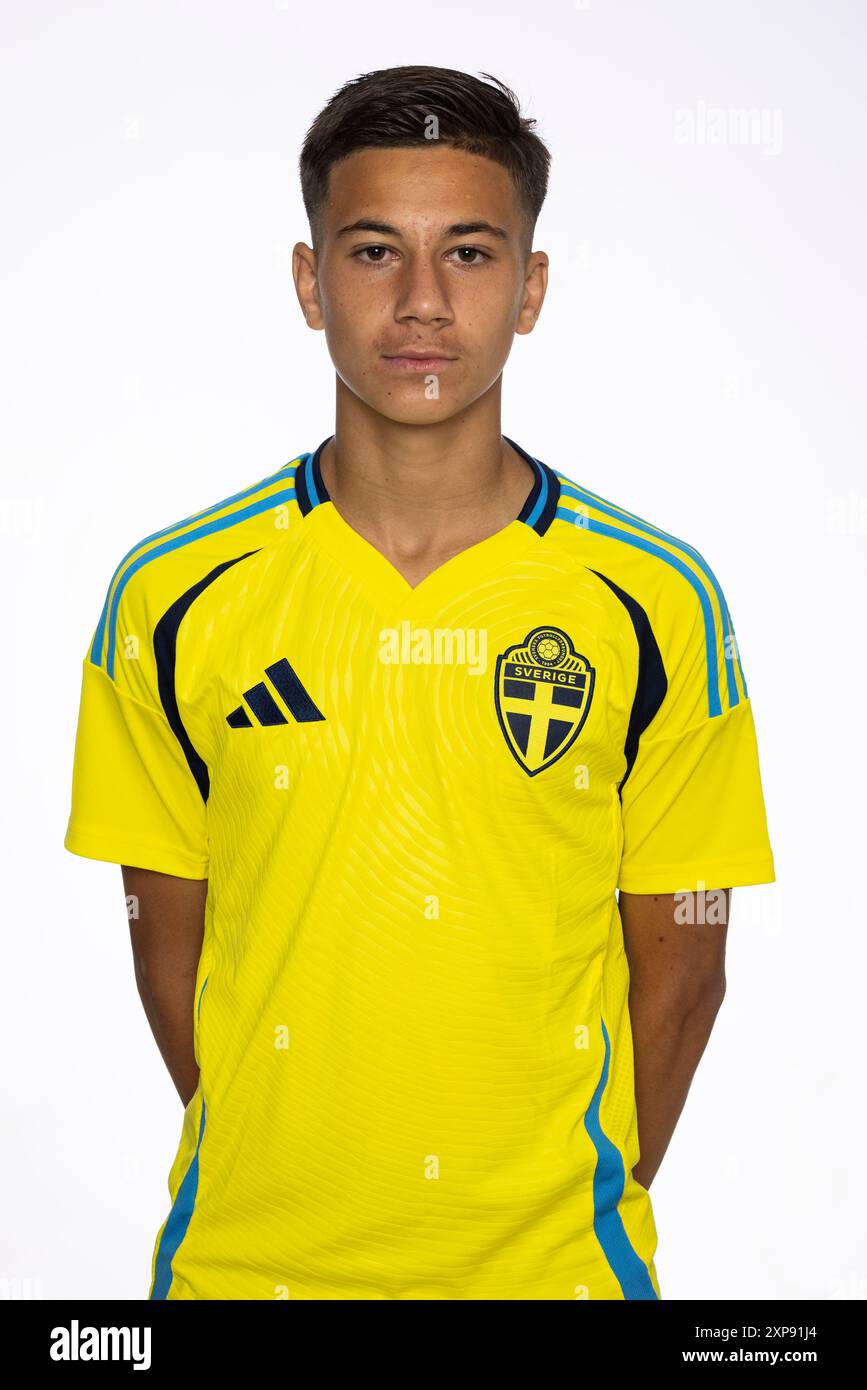 Stockholm, Sverige. 03rd Aug, 2024. 240803 Elias Khalil poserar för ett ...