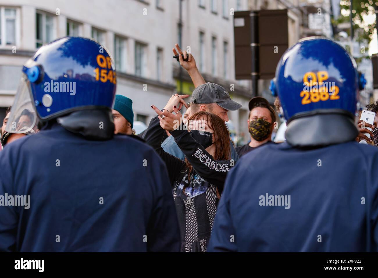 Bristol Riot - Anti racism activists confront Far-right activists in ...