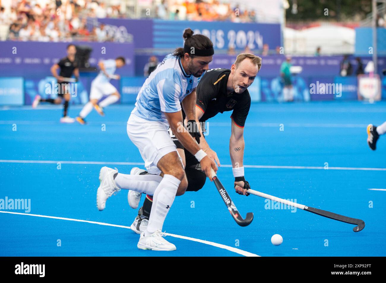 RUEHR Christopher (Deutschland, #17) im Zweikampf mit MONJA Federico ...