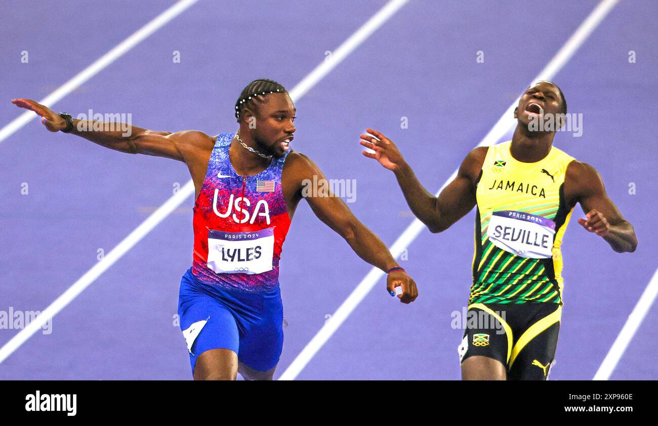 Paris, France. 04th Aug, 2024. Noah Lyles of the USA, center, outpaces Oblique Seville of ...