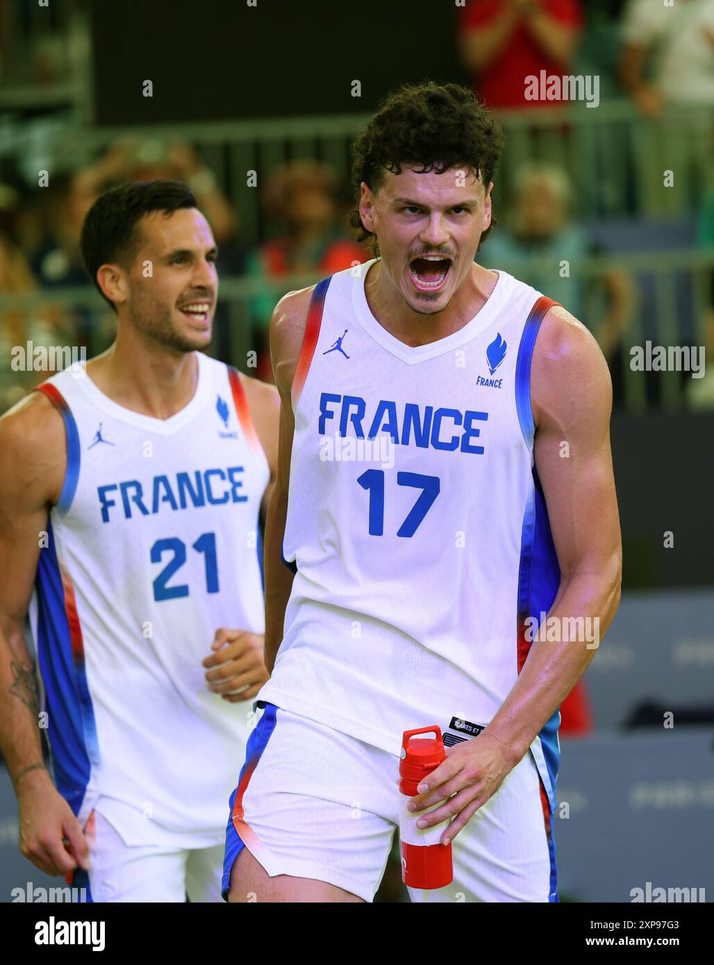 Paris, France. 4th Aug, 2024. Jules Rambaut (R) of France celebrates ...