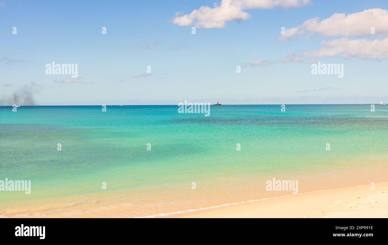 Sandy coastlines of barbados hi-res stock photography and images - Alamy