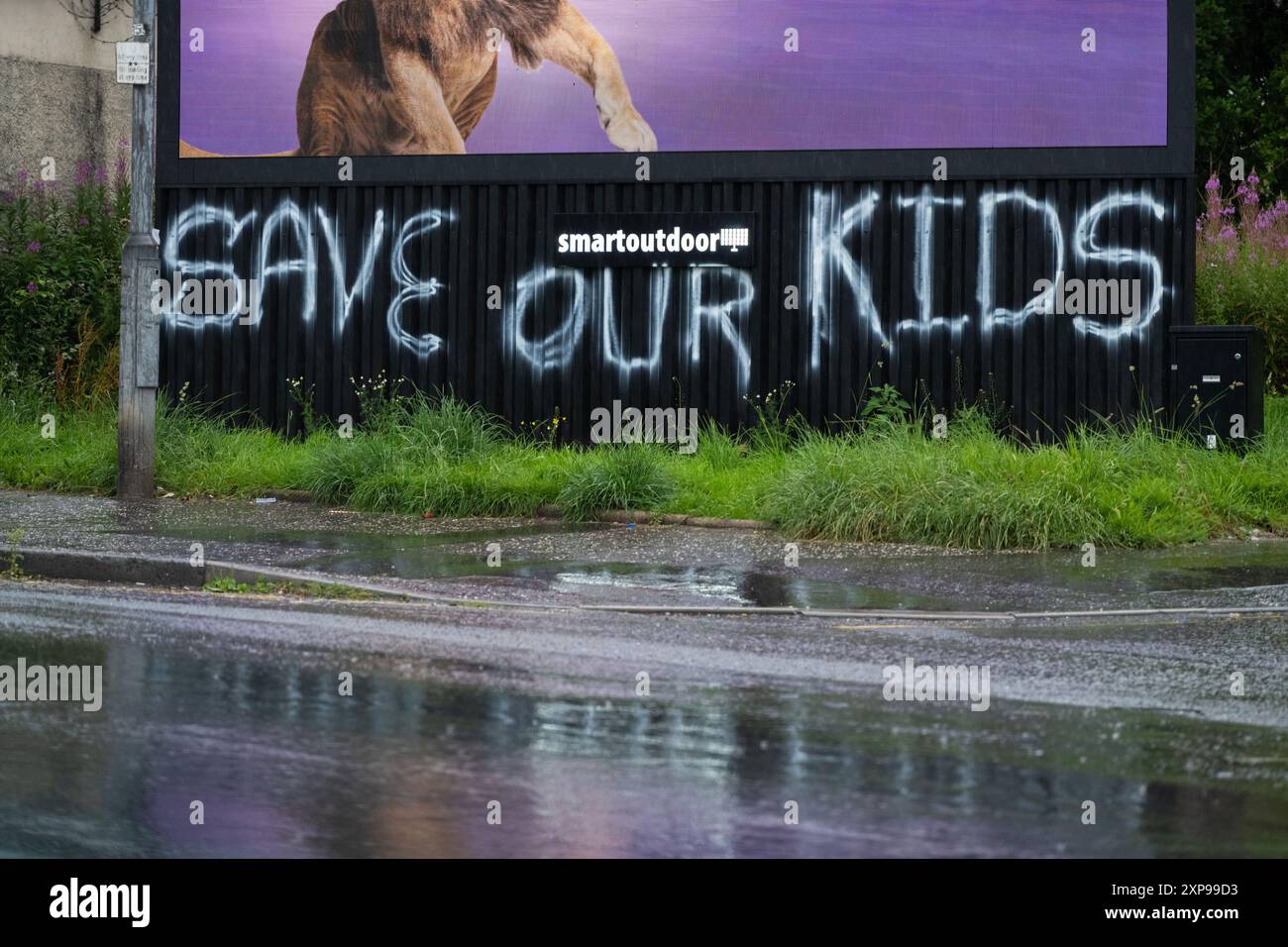 Save our kids graffiti hi-res stock photography and images - Alamy