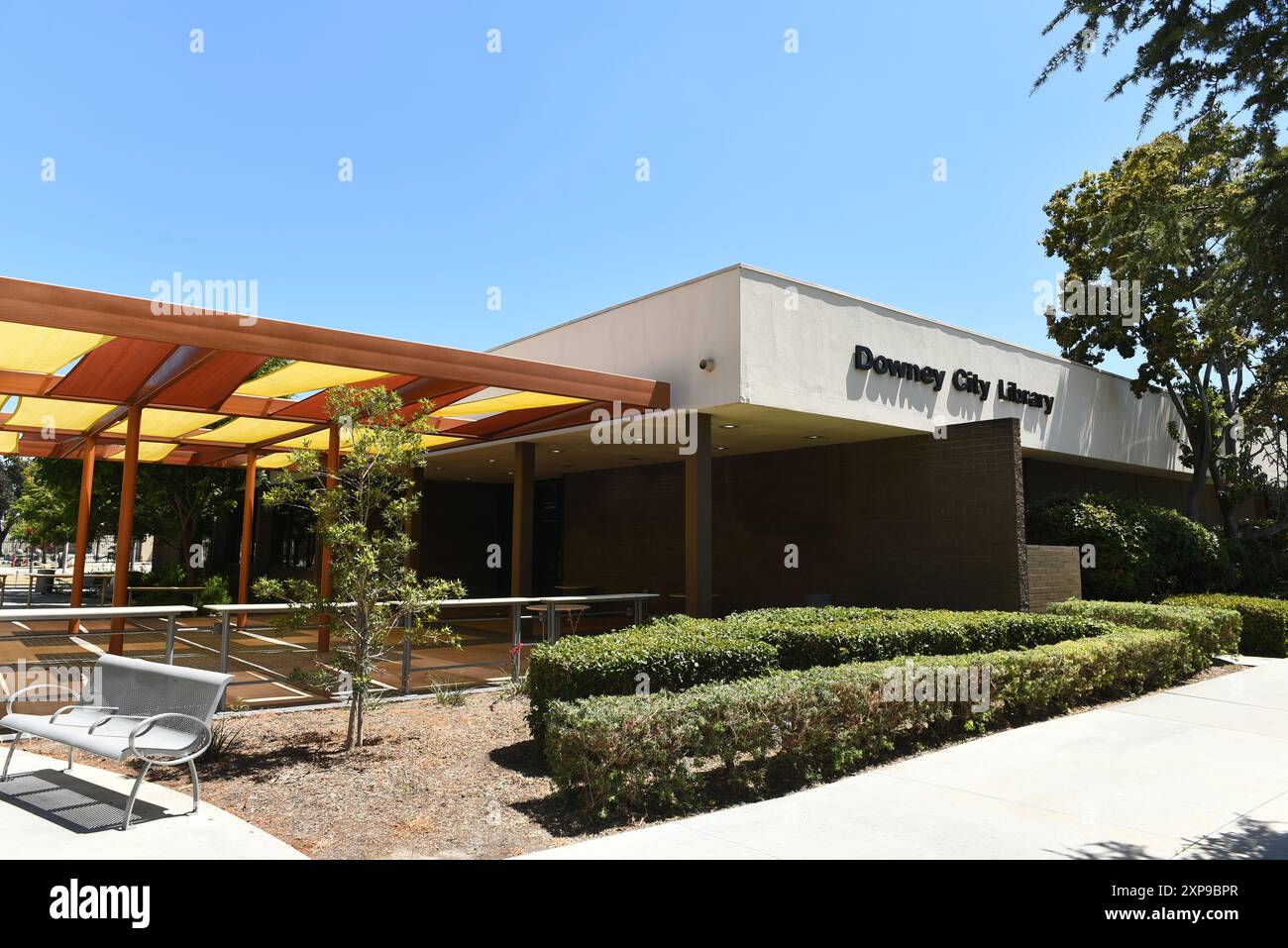 DOWNEY, CALIFORNIA - 28 JULY 2024: The Downey City Library in the Civic ...