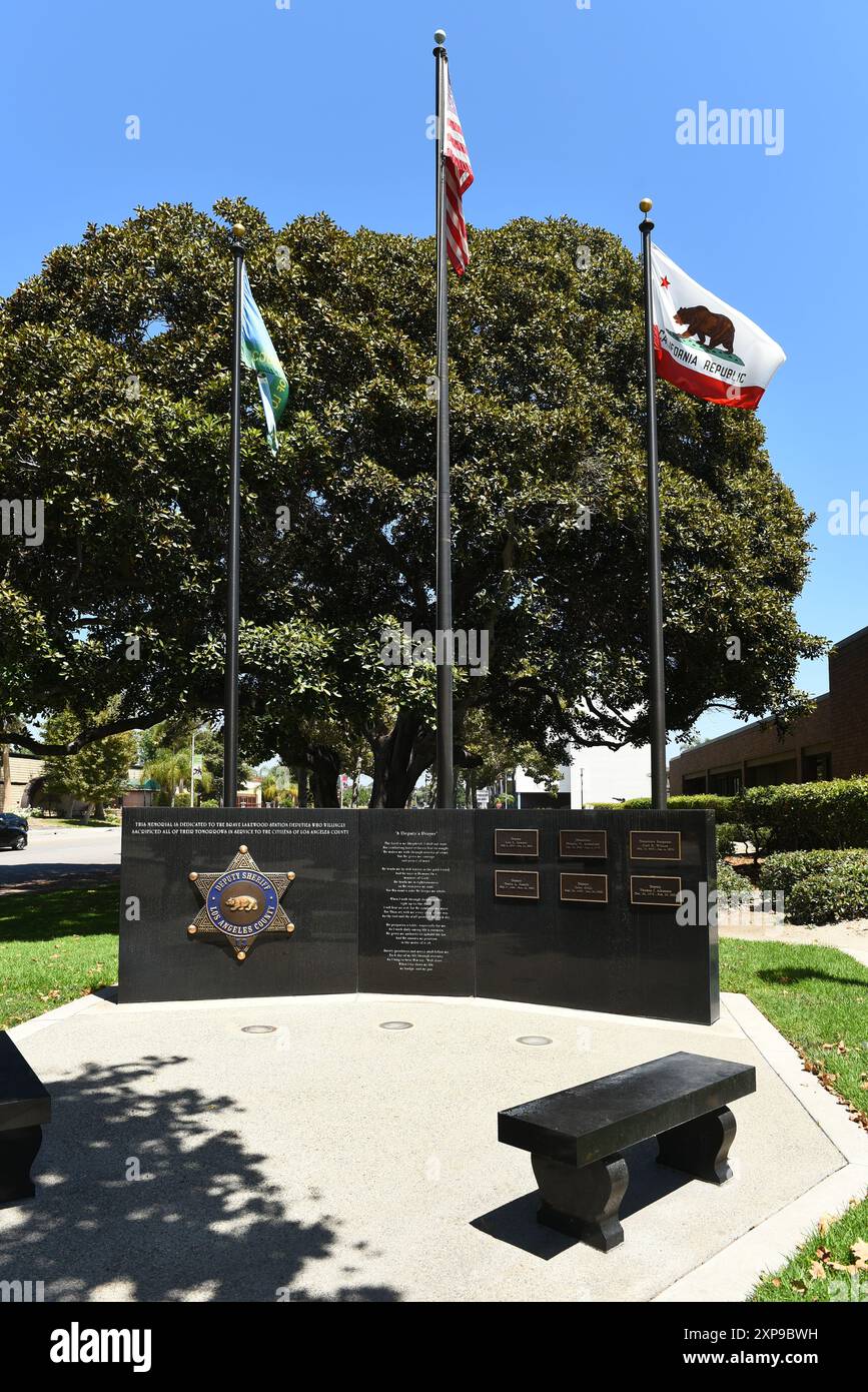 LAKEWOOD, CALIFORNIA - 28 JULY 2024: Fallen Officers Memorial at the ...