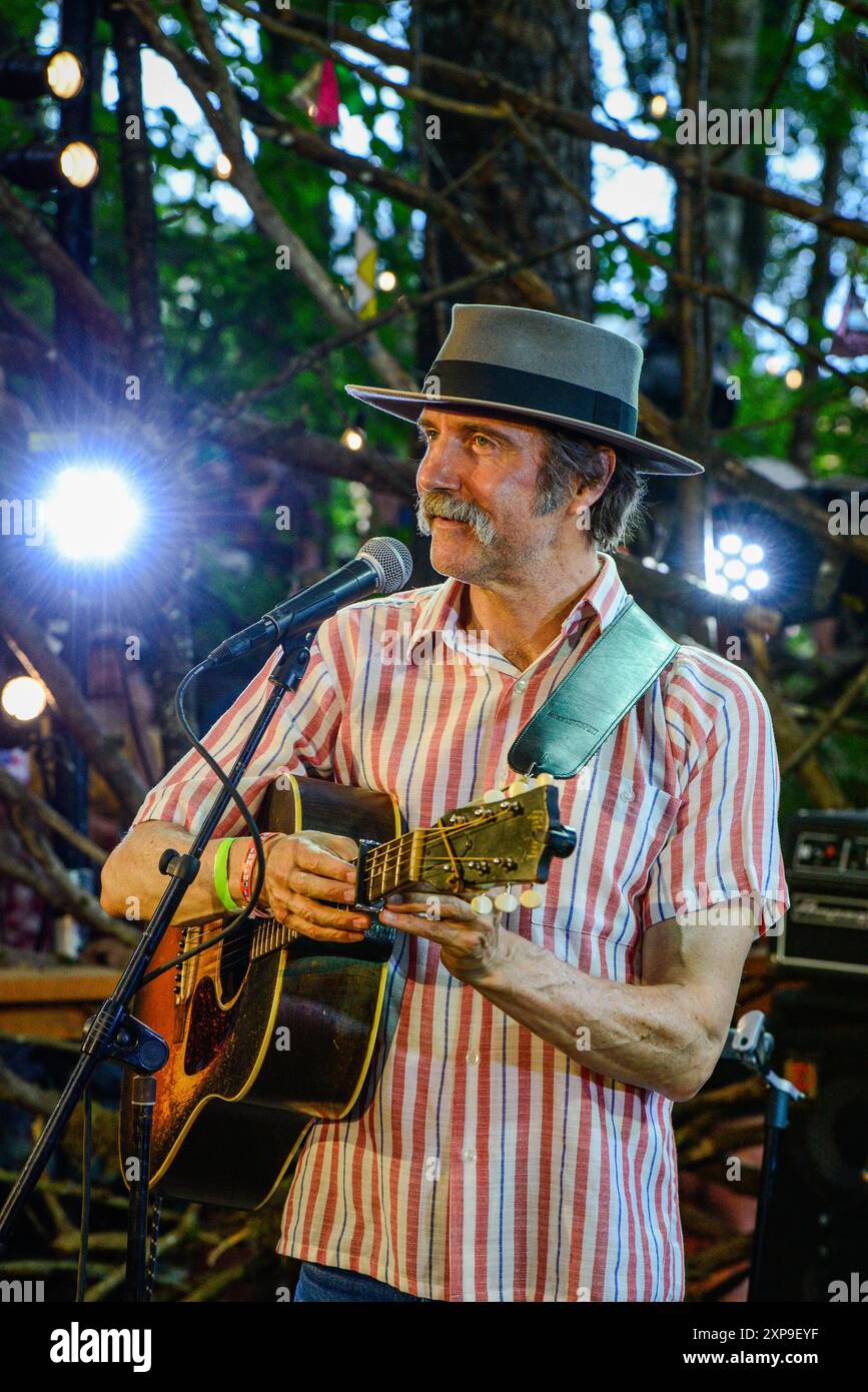 Happy Valley, Oregon, USA on 3rd August 2024. Seattle folk troubador ...