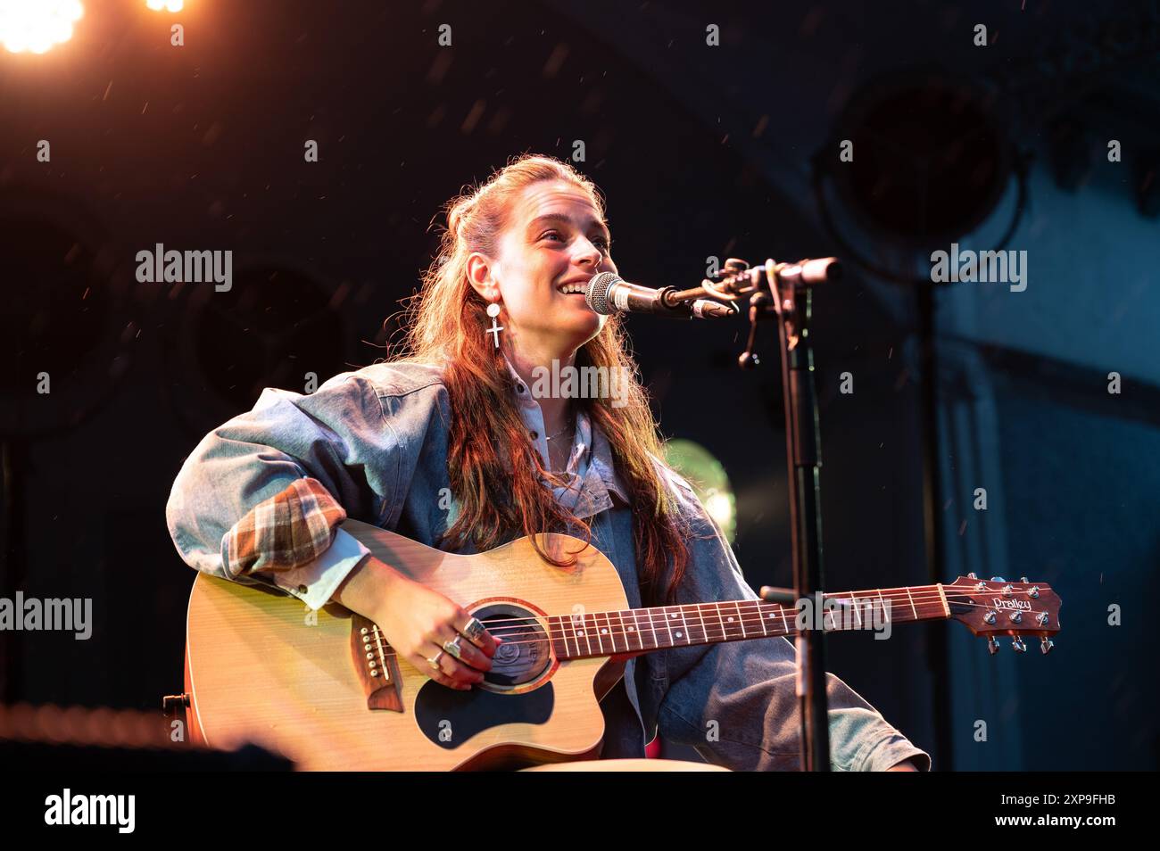 Steph Strings performing at Kelvingrove Bandstand Kelvingrove Park ...