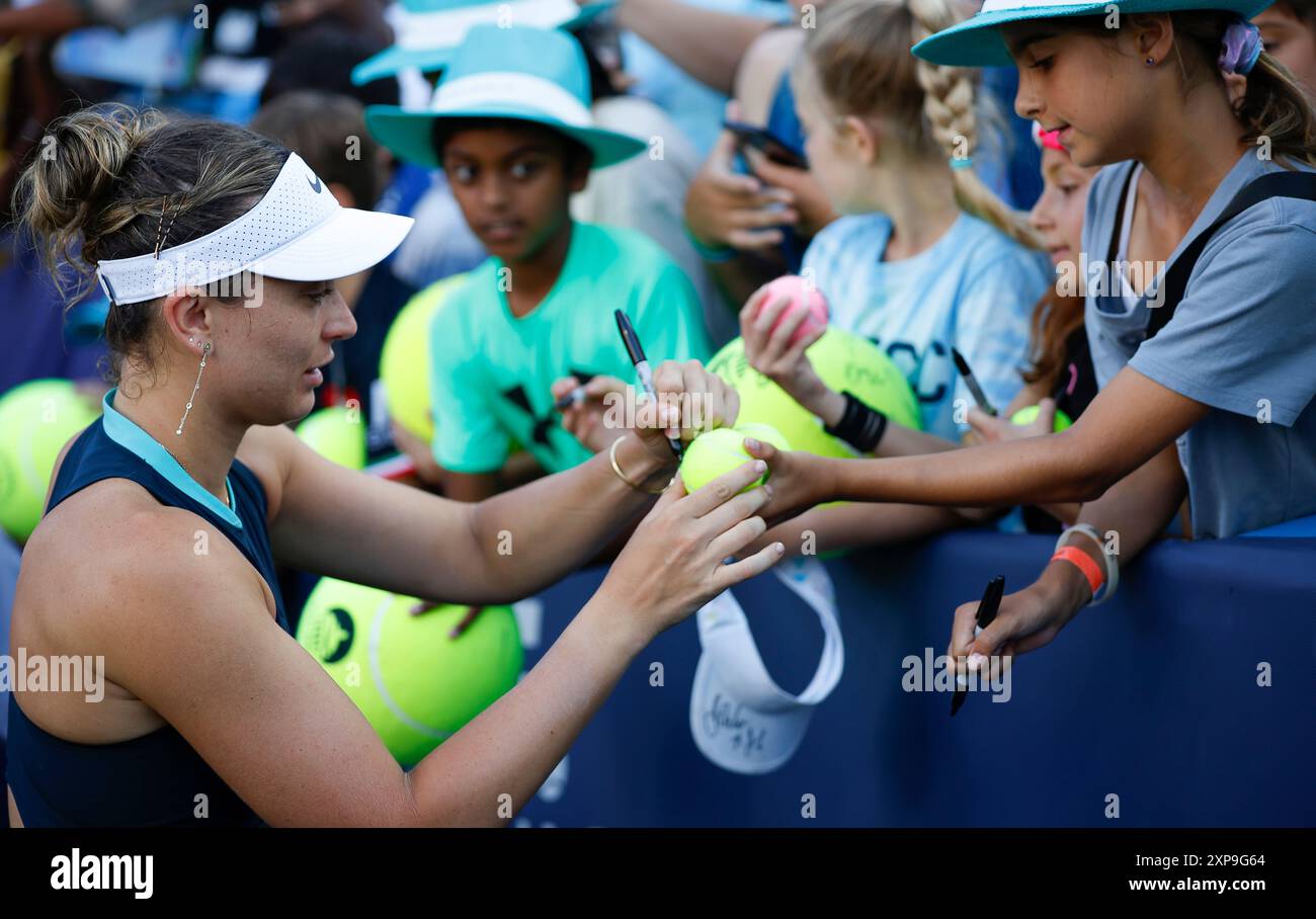 Washington DC, USA. August 4, 2024: Paula Badosa (ESP) signs autographs ...