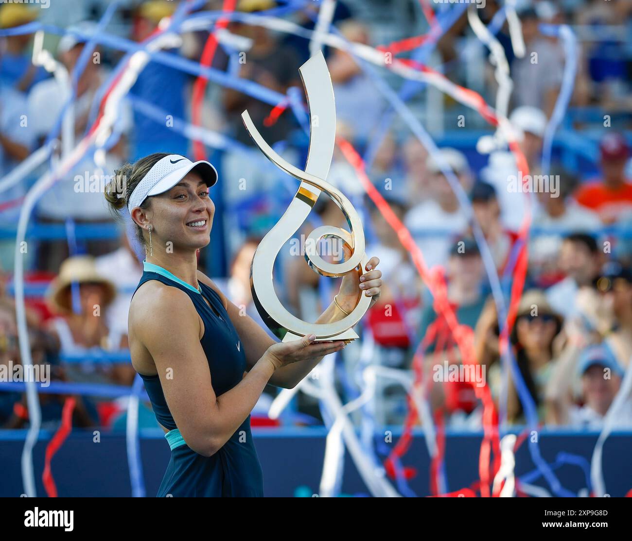 Washington DC, USA. August 4, 2024: Paula Badosa (ESP) poses with the championship trophy after ...
