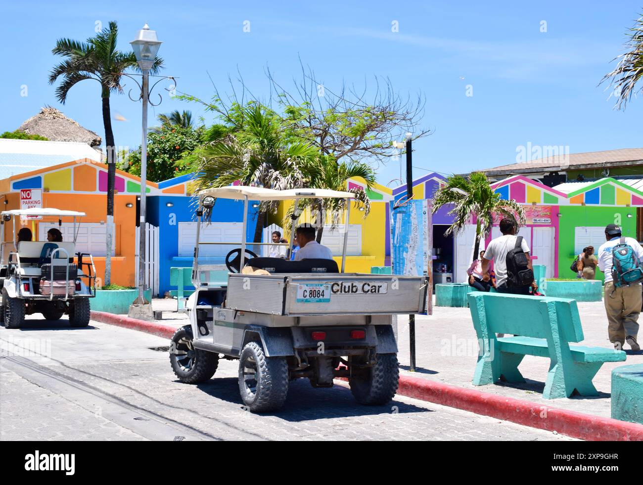People walking to the water taxi terminal next to Central Park in ...