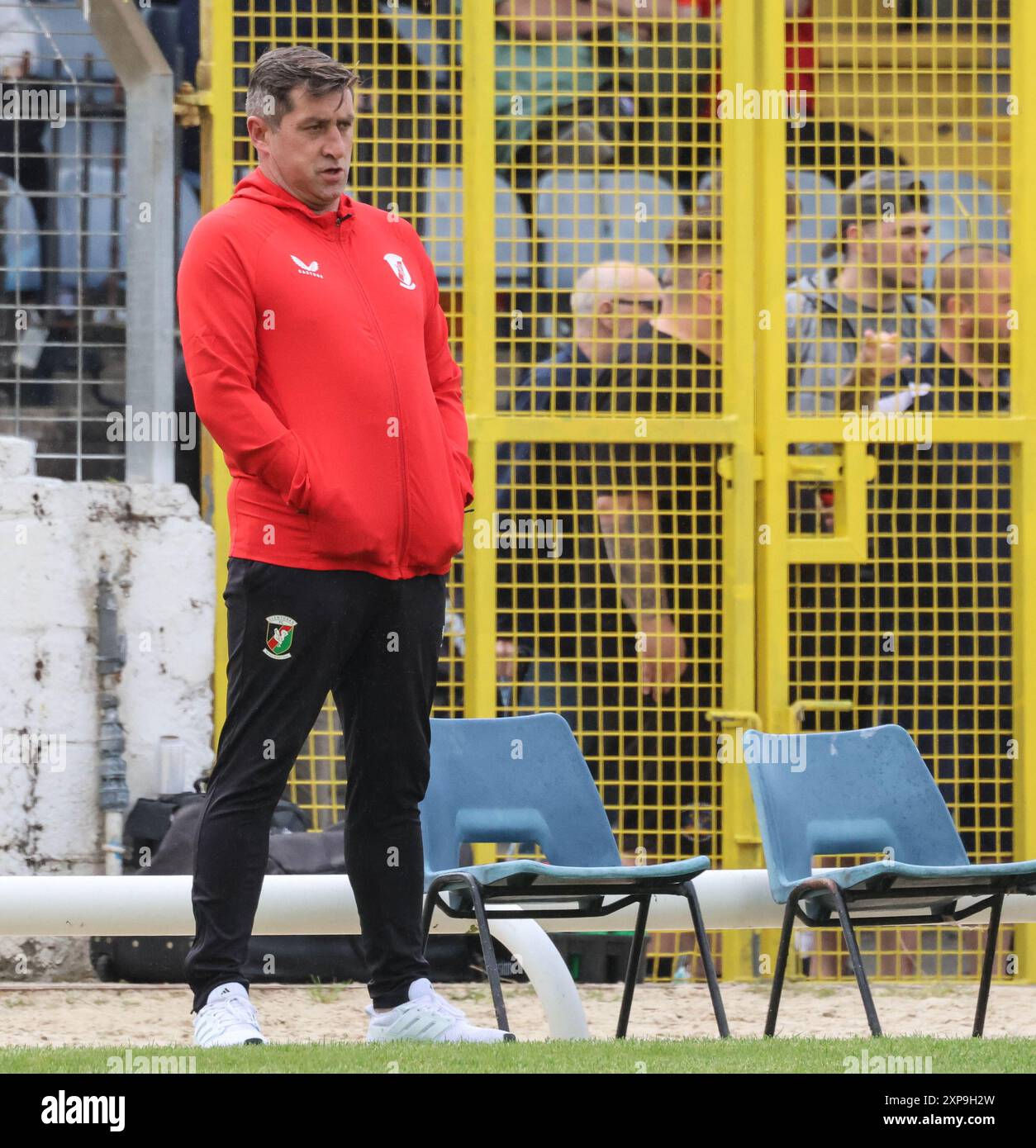 Devine coach glentoran hi-res stock photography and images - Alamy