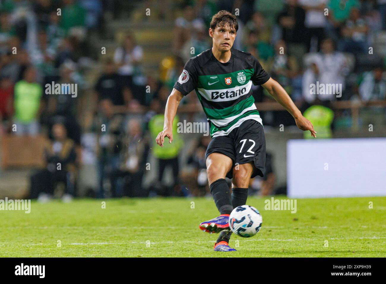 Eduardo Quaresma during Supertaca Candido de Oliveira 2024 game between ...