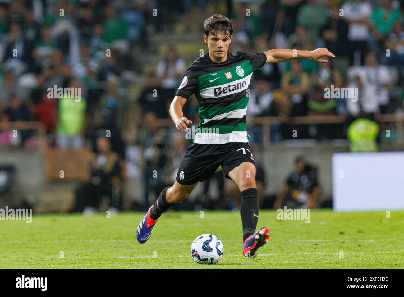 Eduardo Quaresma during Supertaca Candido de Oliveira 2024 game between ...