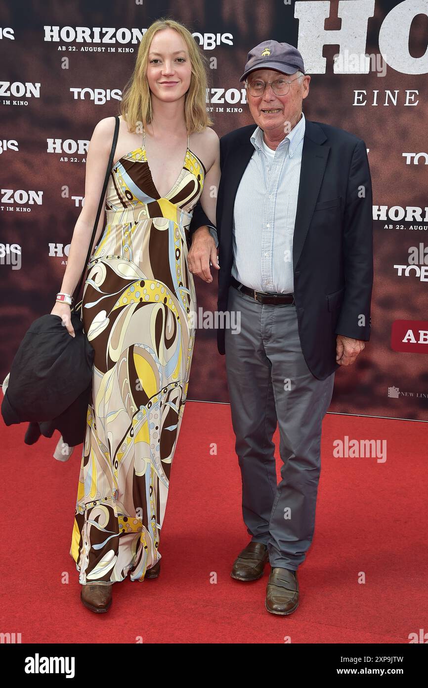 Deutschlandpremiere von HORIZON Stefan Reinhard Aust mit Tochter Emelie Aust Ankunft zur ...