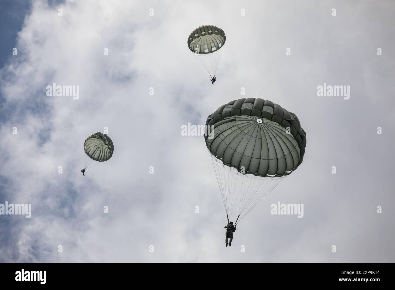 U.S. Army Paratroopers and other Paratroopers from partner nations ...