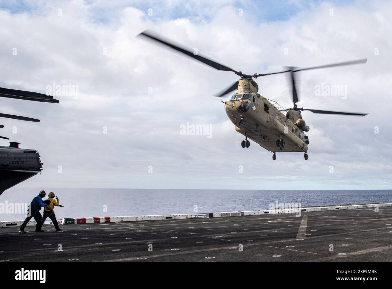 A U.S. Army CH-47 Chinook attached to 3rd Battalion, 25th Aviation ...