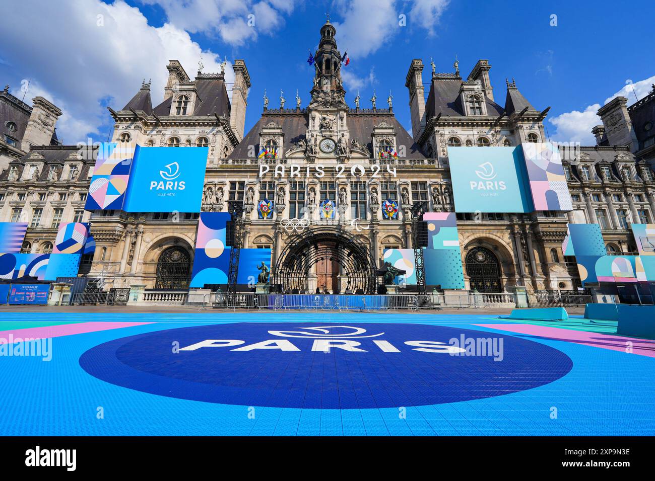 Paris, France - Aug 2, 2024 : Facade of Paris City Hall decorated for a ...