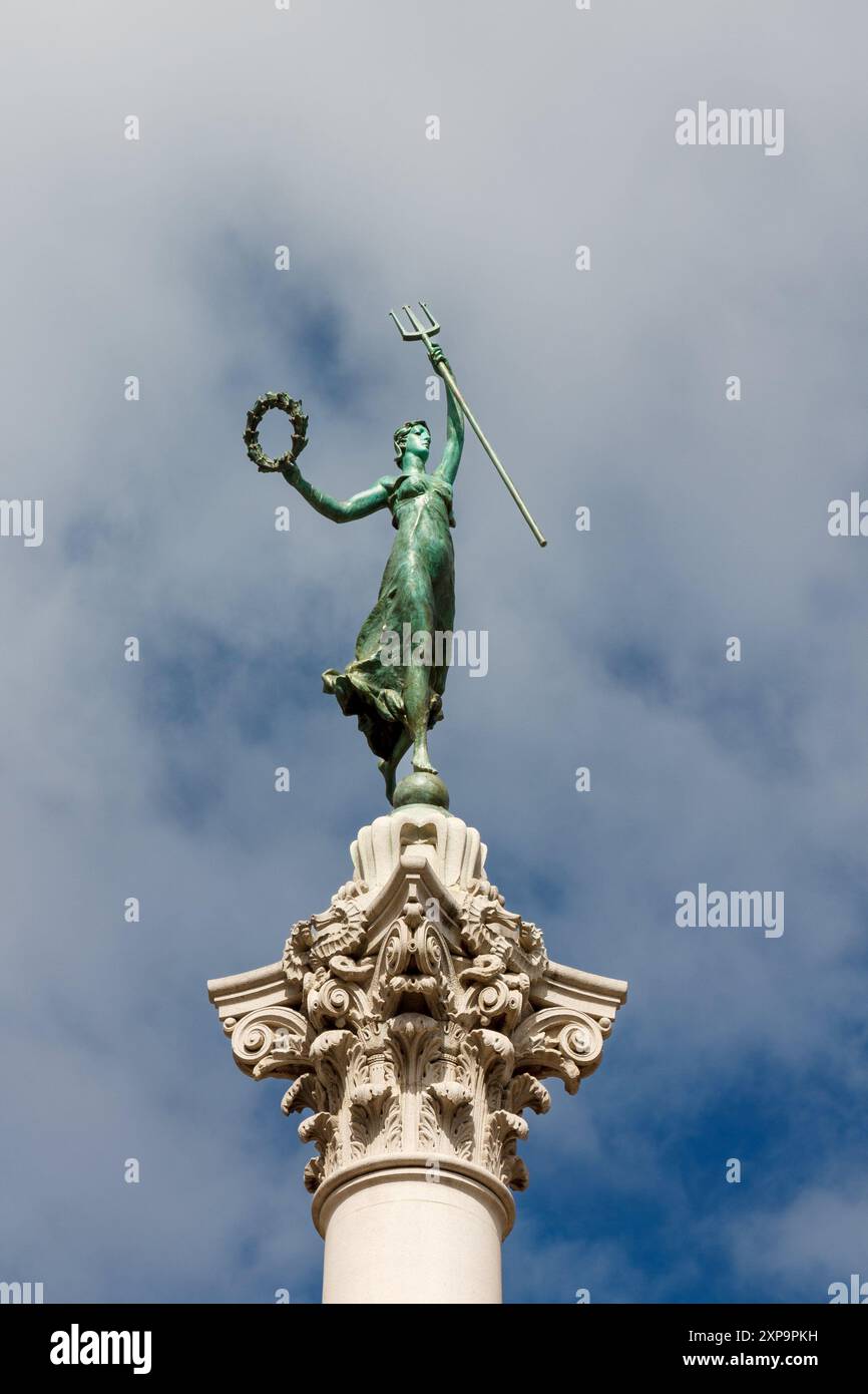Union Square tower office buildings in downtown San Francisco ...