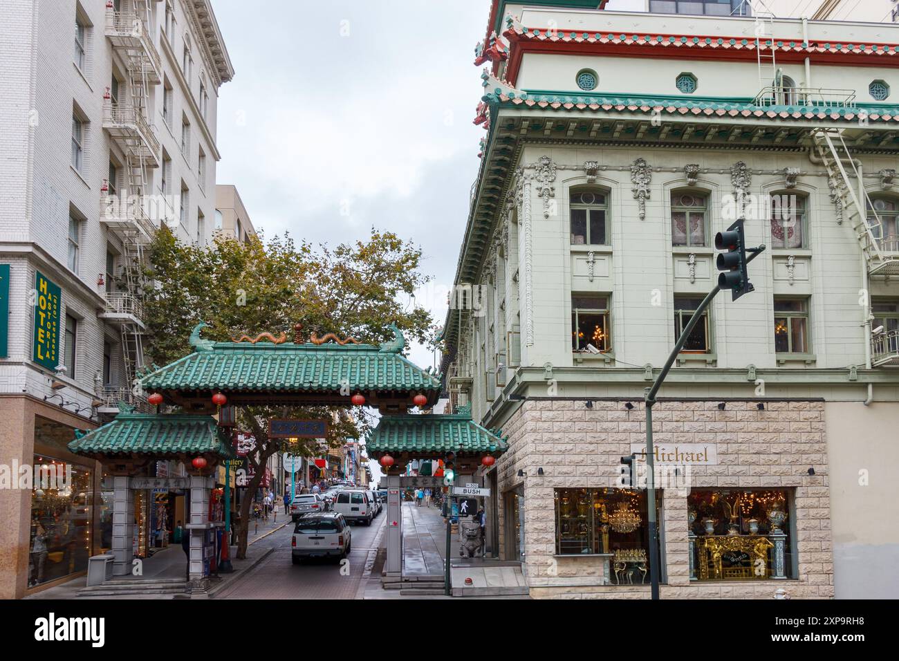Traditional chinatown gate in downtown San Francisco, California Stock ...