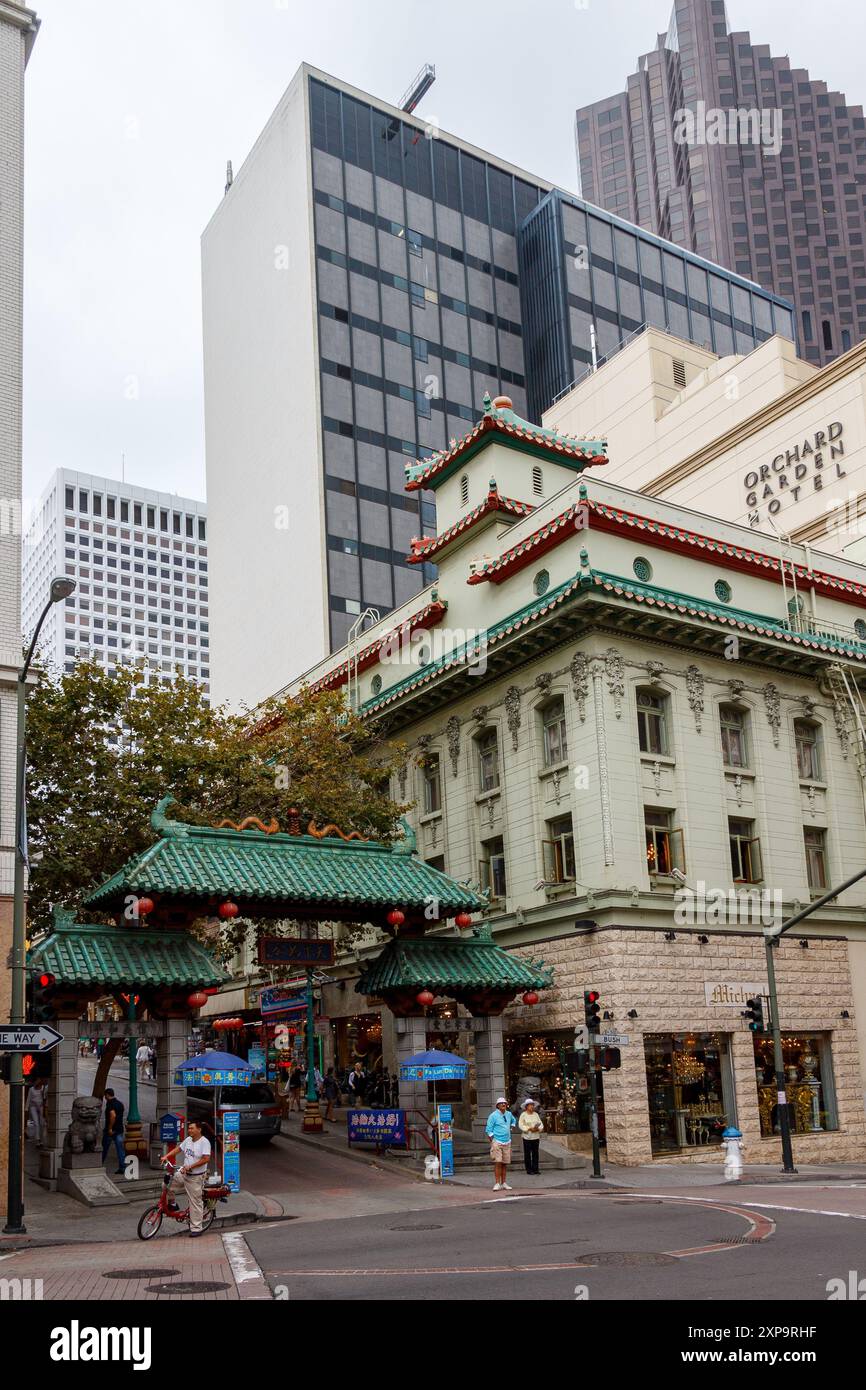 Traditional chinatown gate in downtown San Francisco, California Stock ...