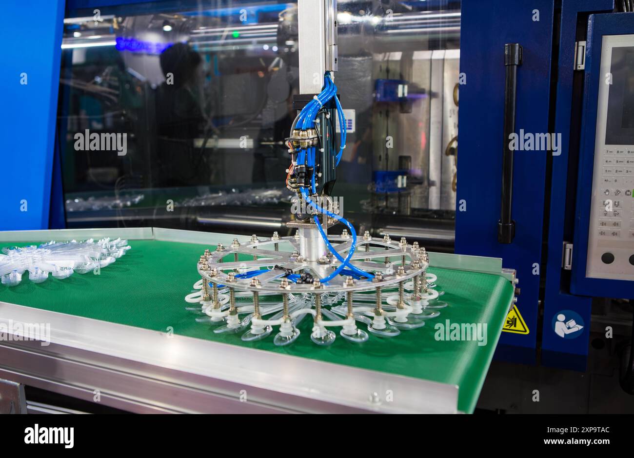 Injection press machine hi-res stock photography and images - Alamy