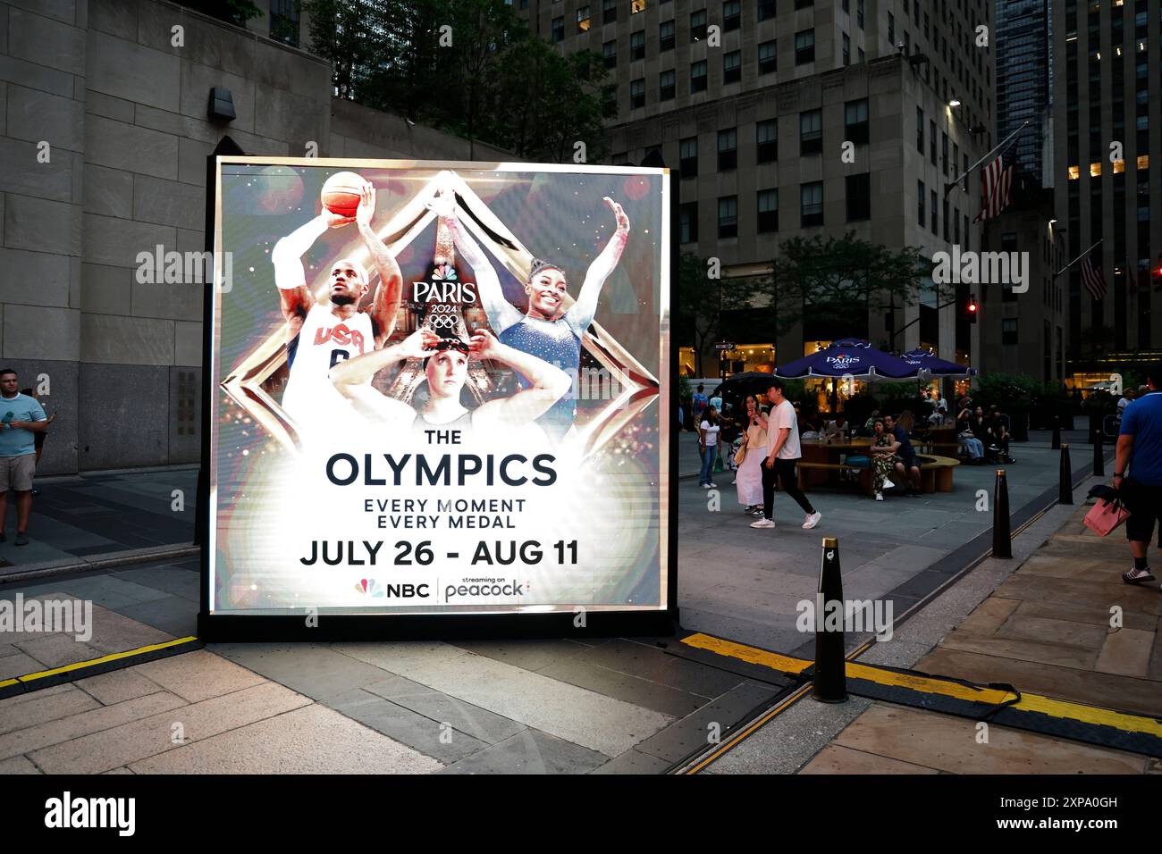 New York City, USA. 05th Aug, 2024. Paris Summer Olympics 2024 displays ...