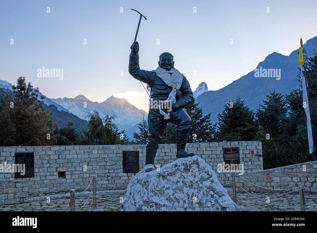 Tenzing norgay everest hi-res stock photography and images - Alamy