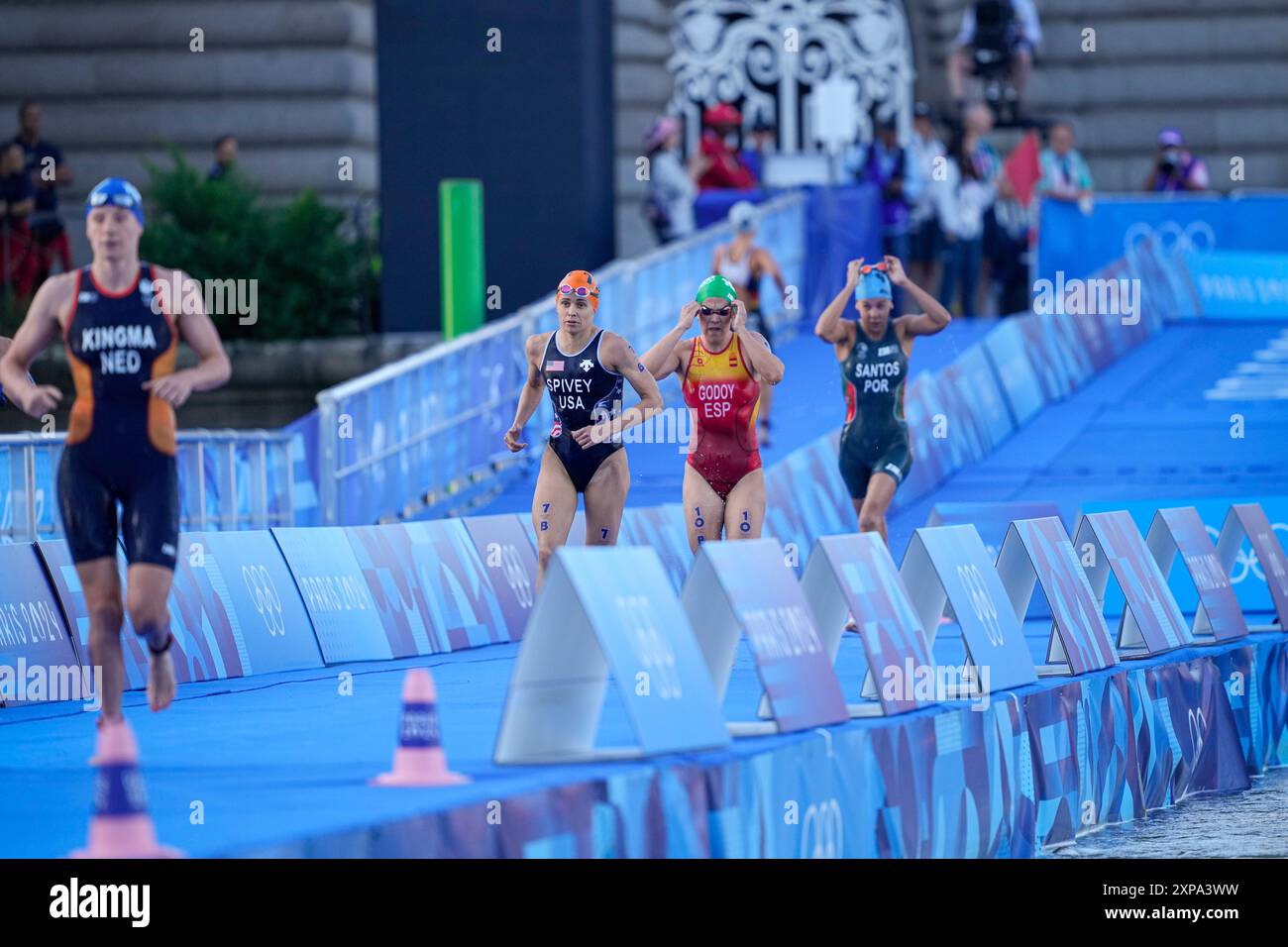 Maya Kingma, of the Netherlands, Taylor Spivey, of the United States ...