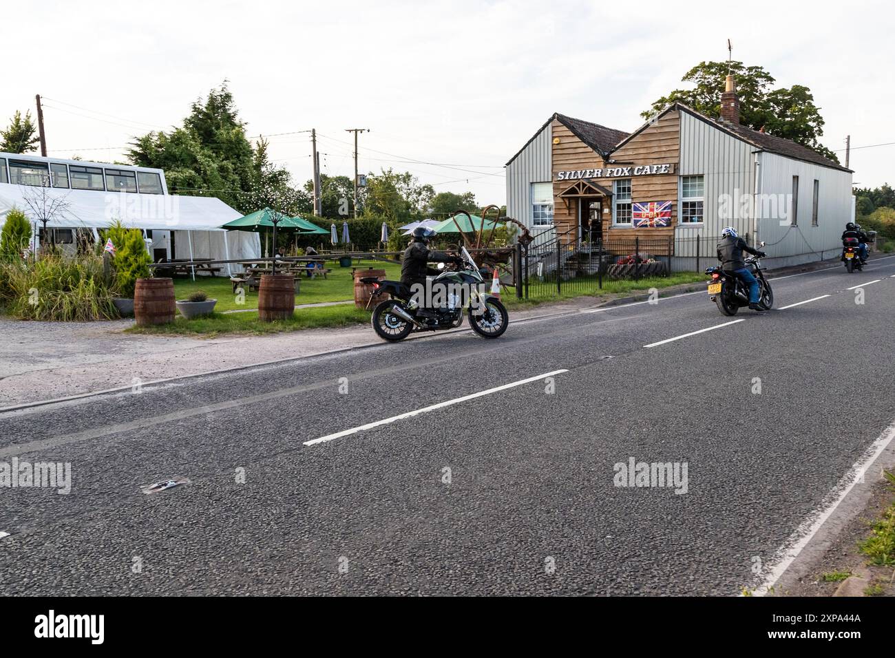 Leaving night club hi-res stock photography and images - Alamy