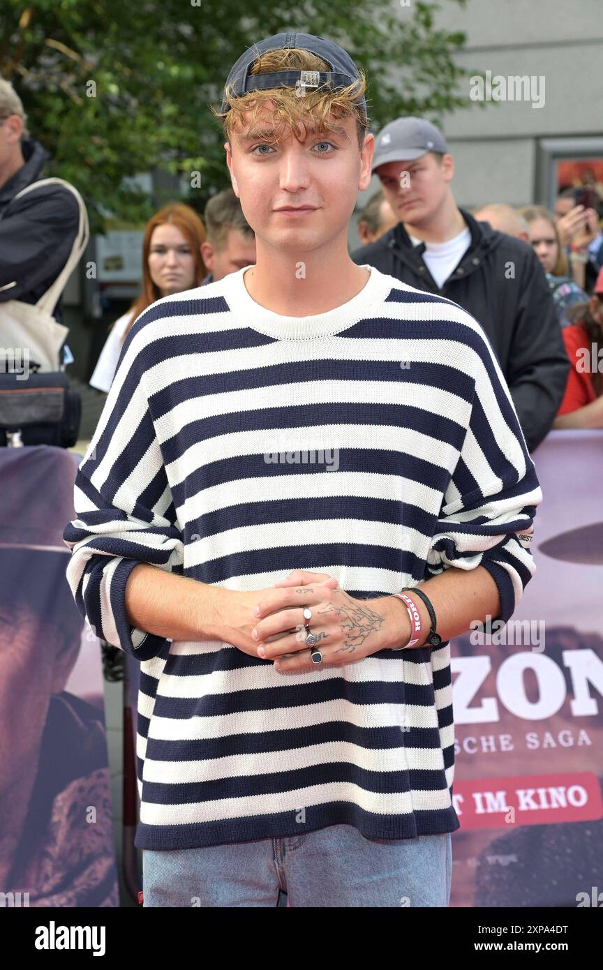 Jonas Wuttke bei der Deutschlandpremiere des Kinofilms Horizon: An ...