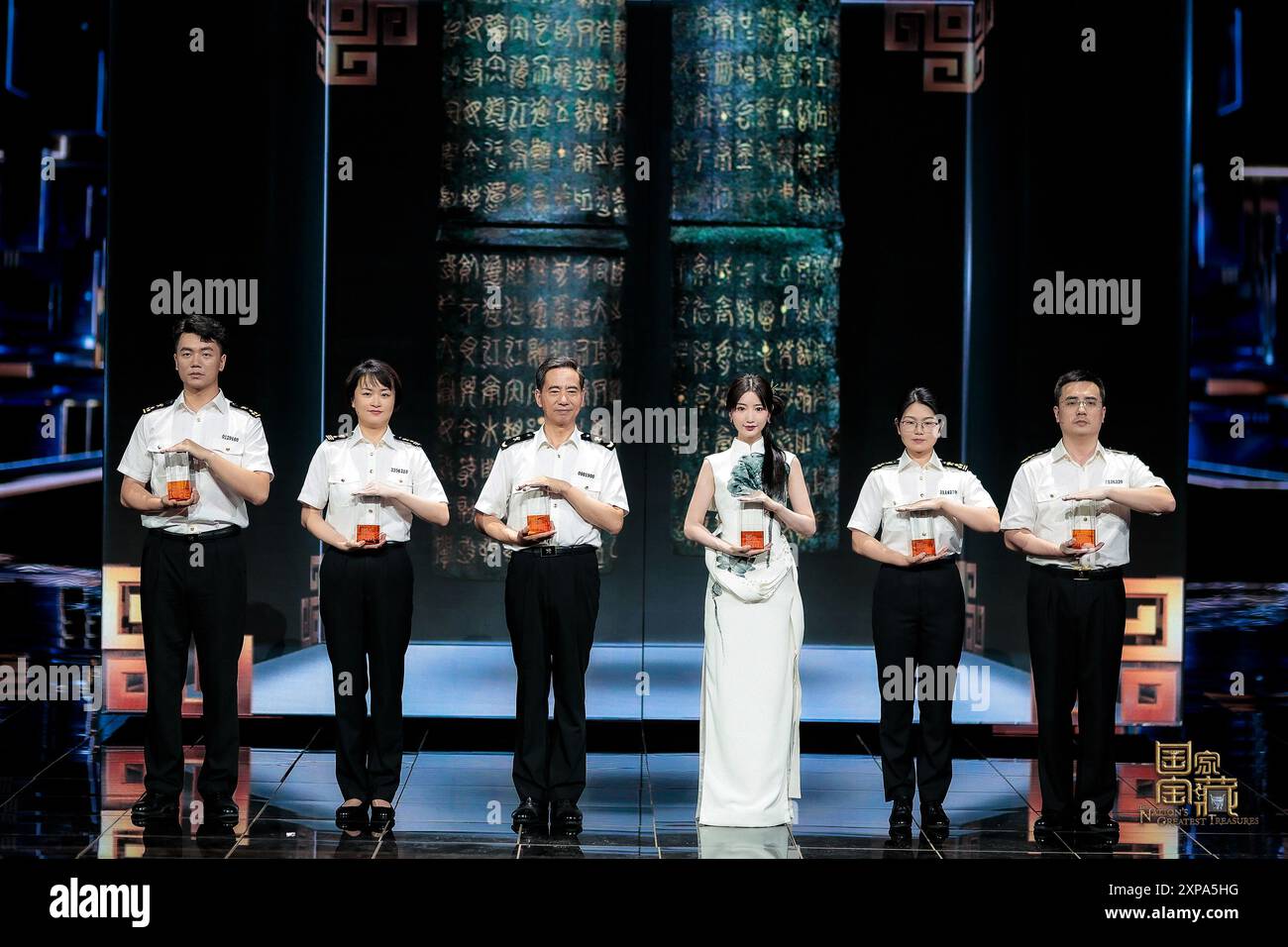 (240805) -- BEIJING, Aug. 5, 2024 (Xinhua) -- Chinese customs officers ...