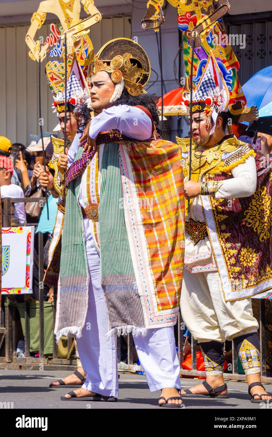 Baris wayang dance hi-res stock photography and images - Alamy