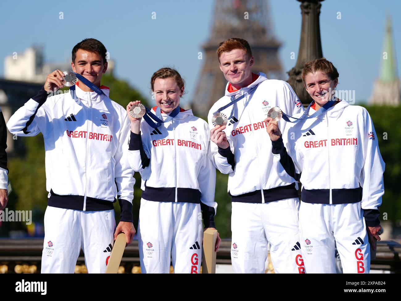 Great Britain's Alex Yee, Georgia Taylor-Brown, Samuel Dickinson and ...