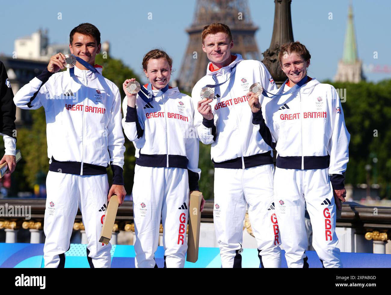 Great Britain's Alex Yee, Georgia Taylor-Brown, Samuel Dickinson and ...