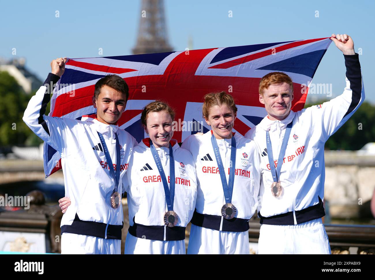 Great Britain's Alex Yee, Georgia Taylor-Brown, Samuel Dickinson and ...