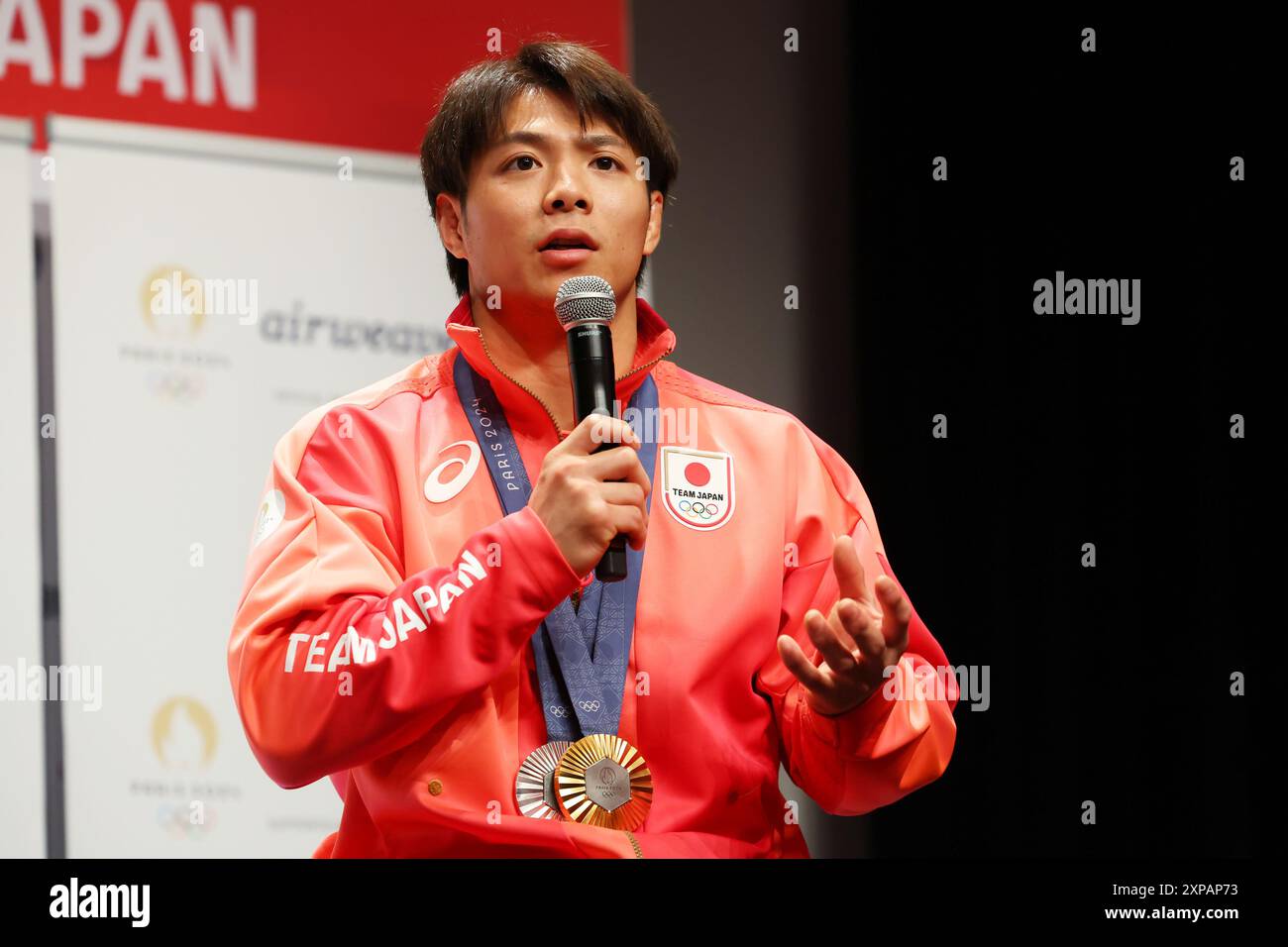 Paris, France. 5th Aug, 2024. Hifumi Abe (JPN) Judo : Airweave Presentation Ceremony during the ...