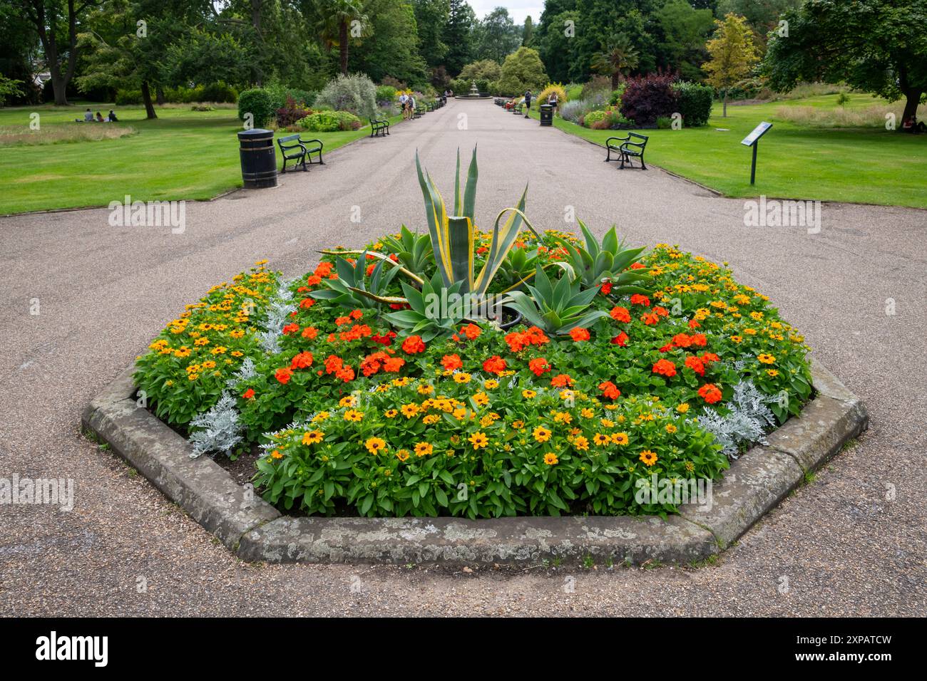 Summer bedding scheme at Sheffield Botanical Gardens, South Yorkshire ...