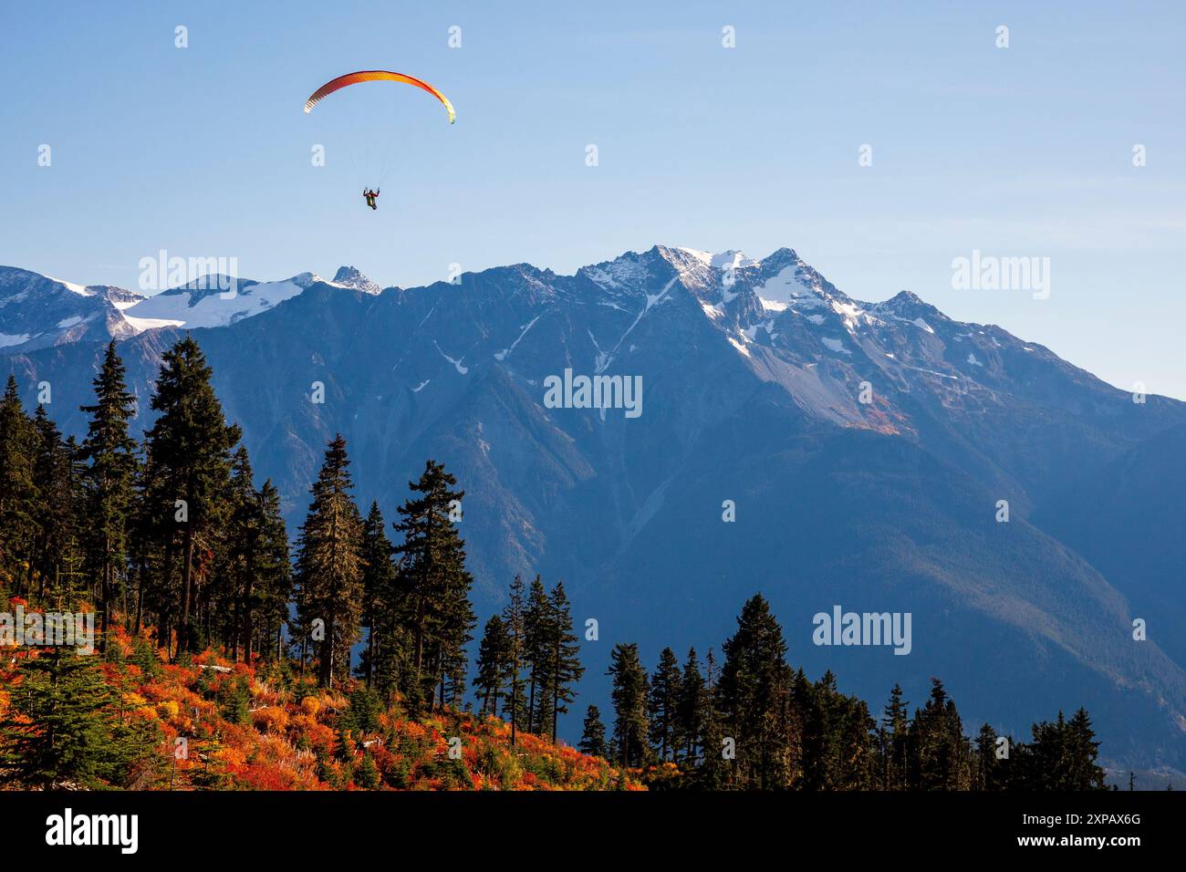 Person paraglider flying in air hi-res stock photography and images - Alamy