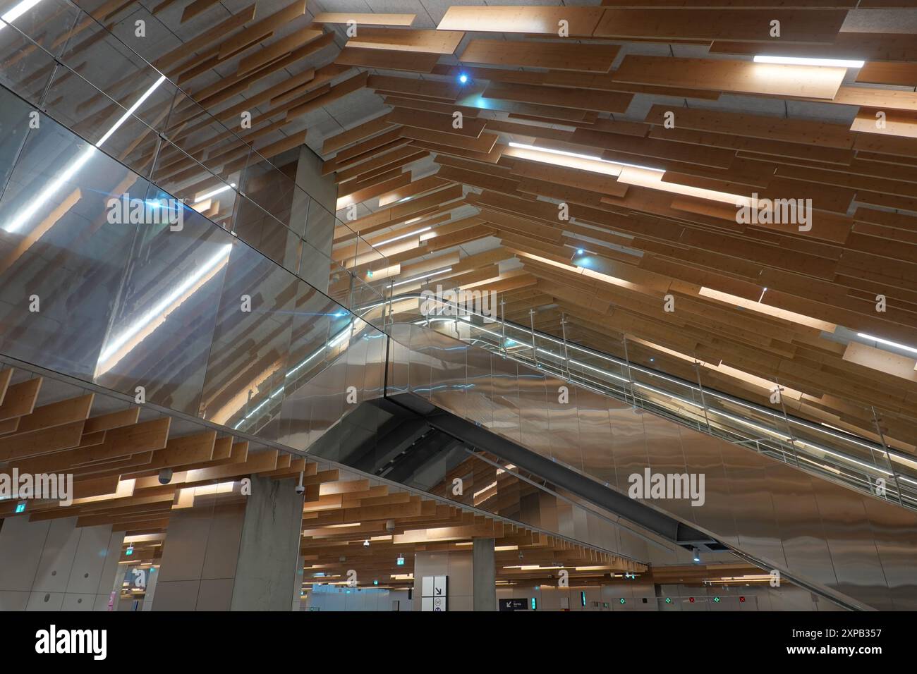 Paris, Metro M14 Station St-Denis Pleyel, Architekt Kengo Kuma, 2024 ...