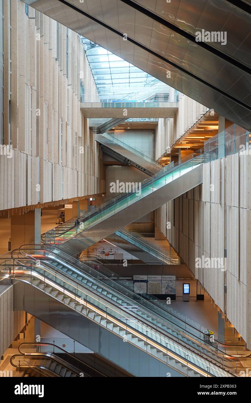Paris, Metro M14 Station St-Denis Pleyel, Architekt Kengo Kuma, 2024 ...