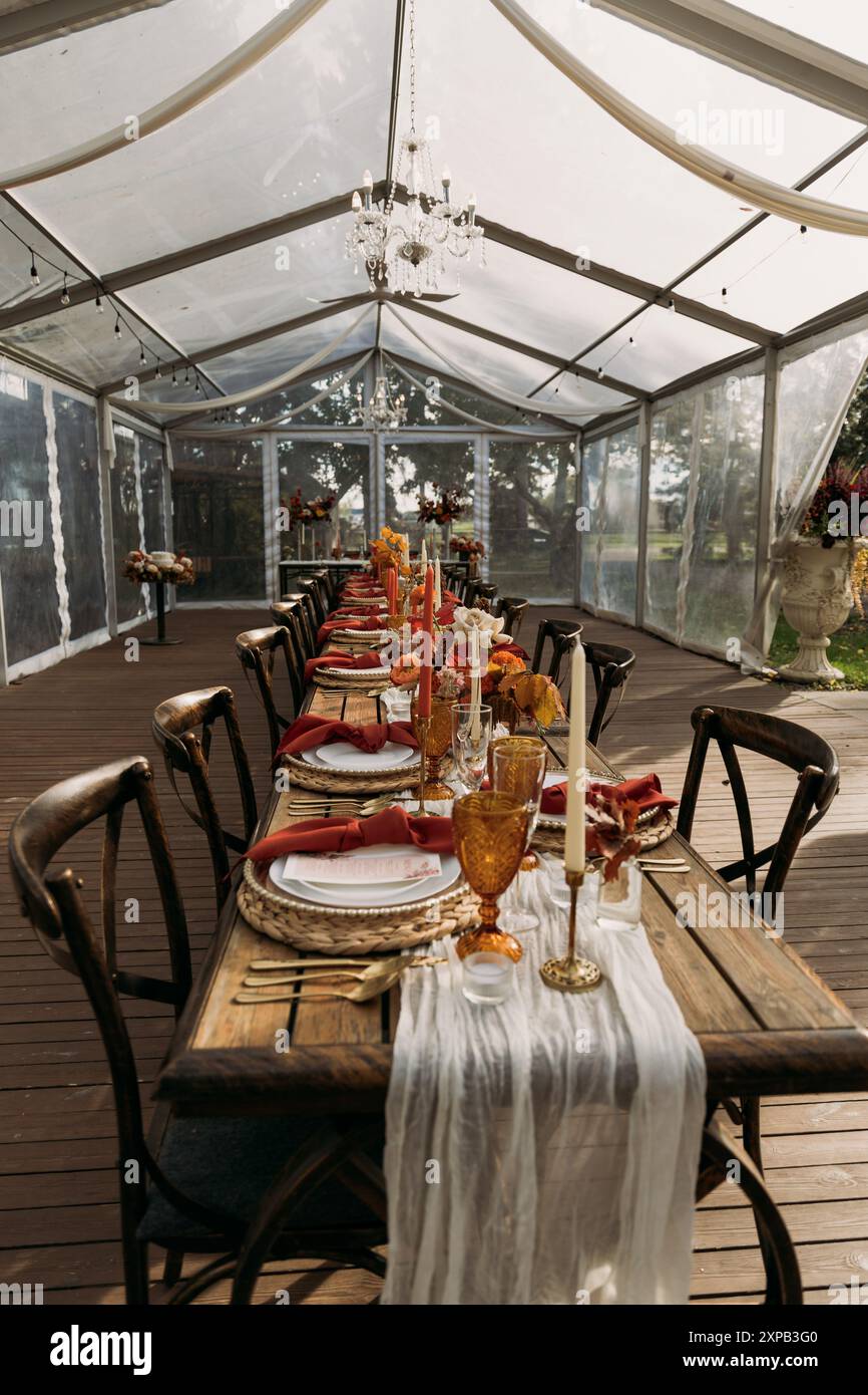 Outdoor Autumn Wedding Reception farmstyle Stock Photo - Alamy