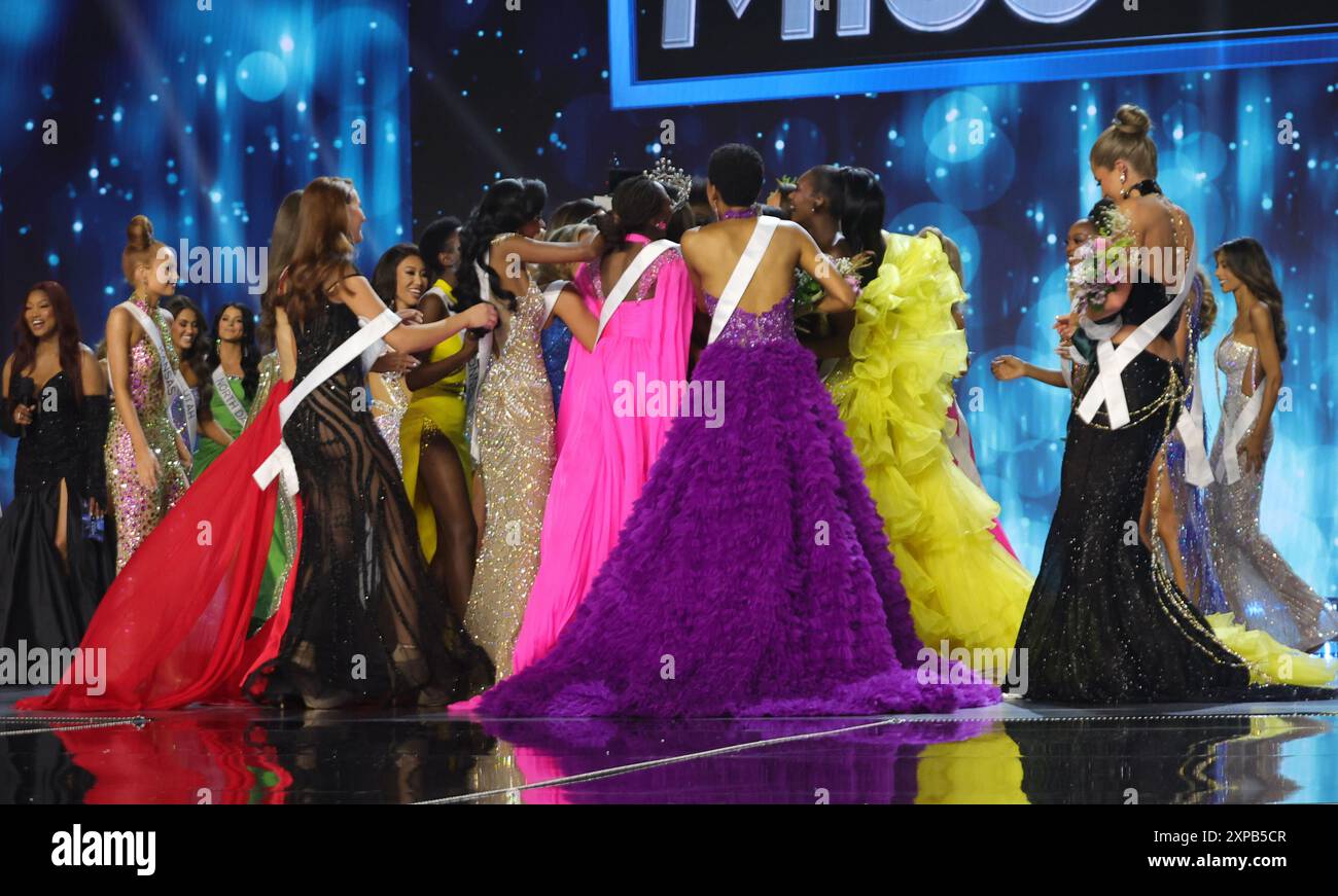 Alma cooper hi-res stock photography and images - Alamy