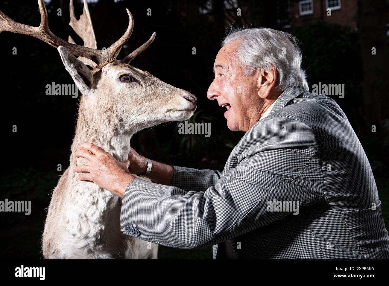 Michael Winner, photographed at his Kensington mansion in London Stock ...