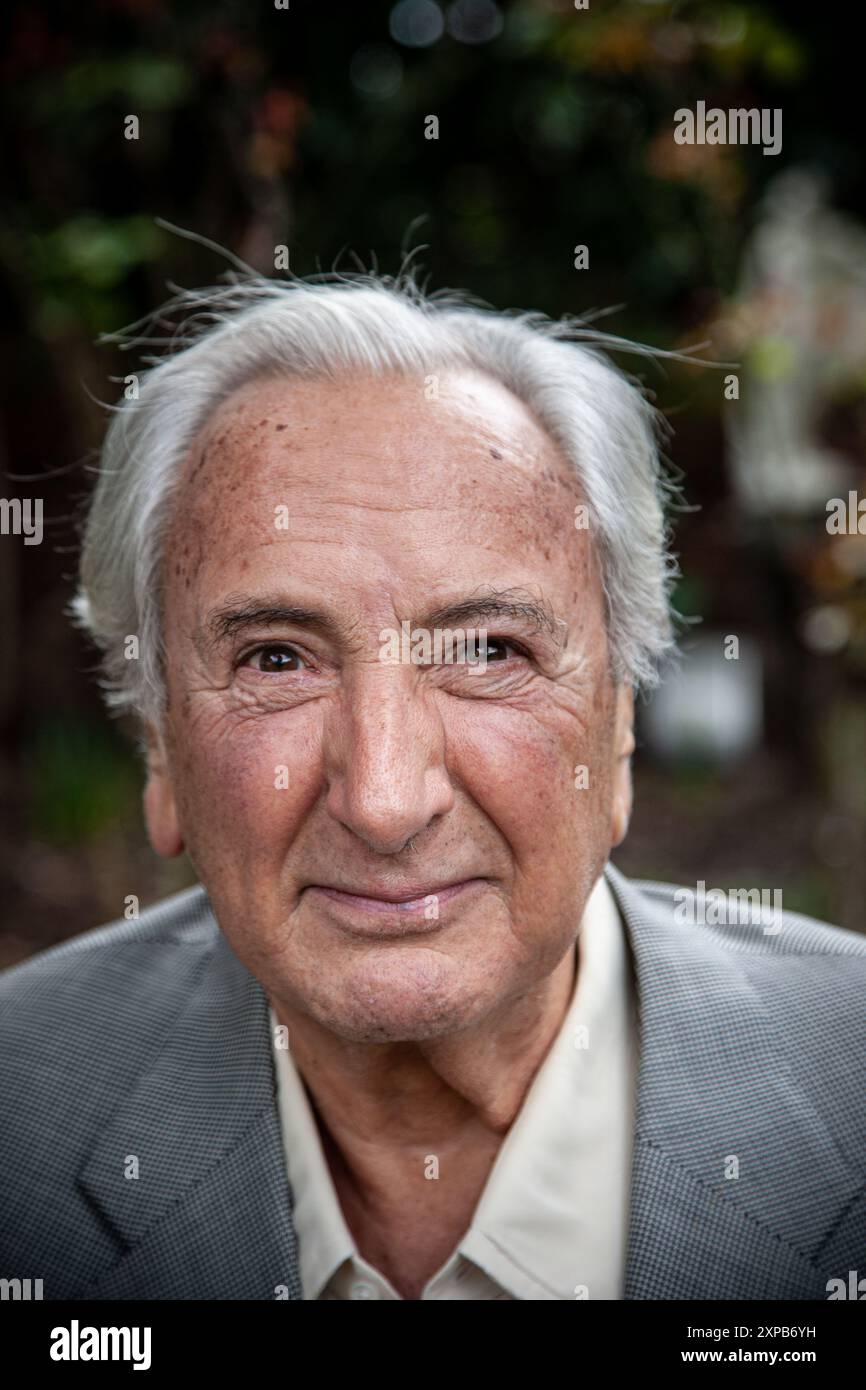 Michael Winner, photographed at his Kensington mansion in London Stock ...