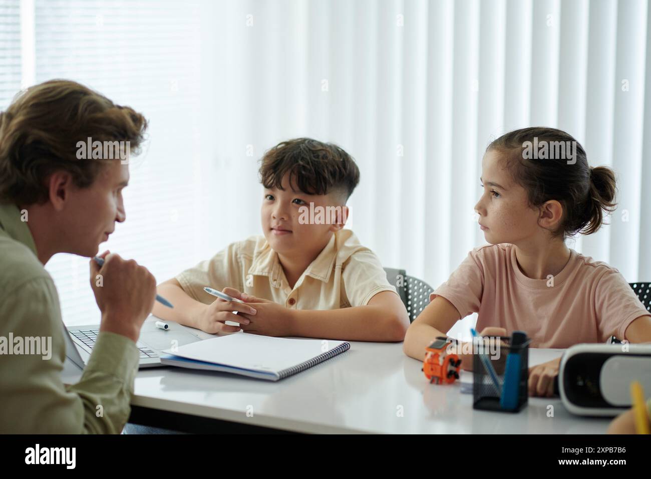 Creative classroom setting hi-res stock photography and images - Alamy